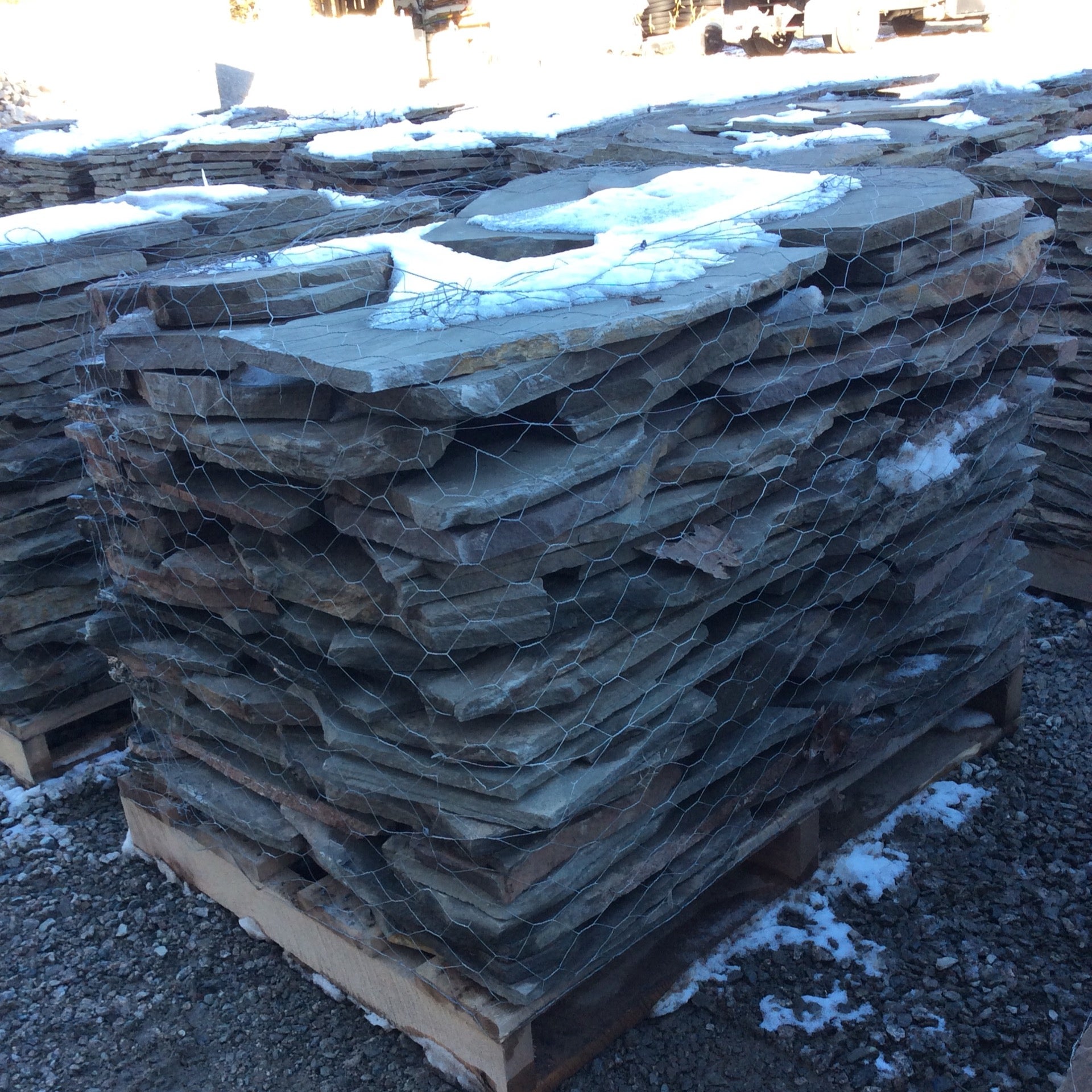 Thin Garden Path Flagstone Pallet: Elegance Meets Functionality in ...