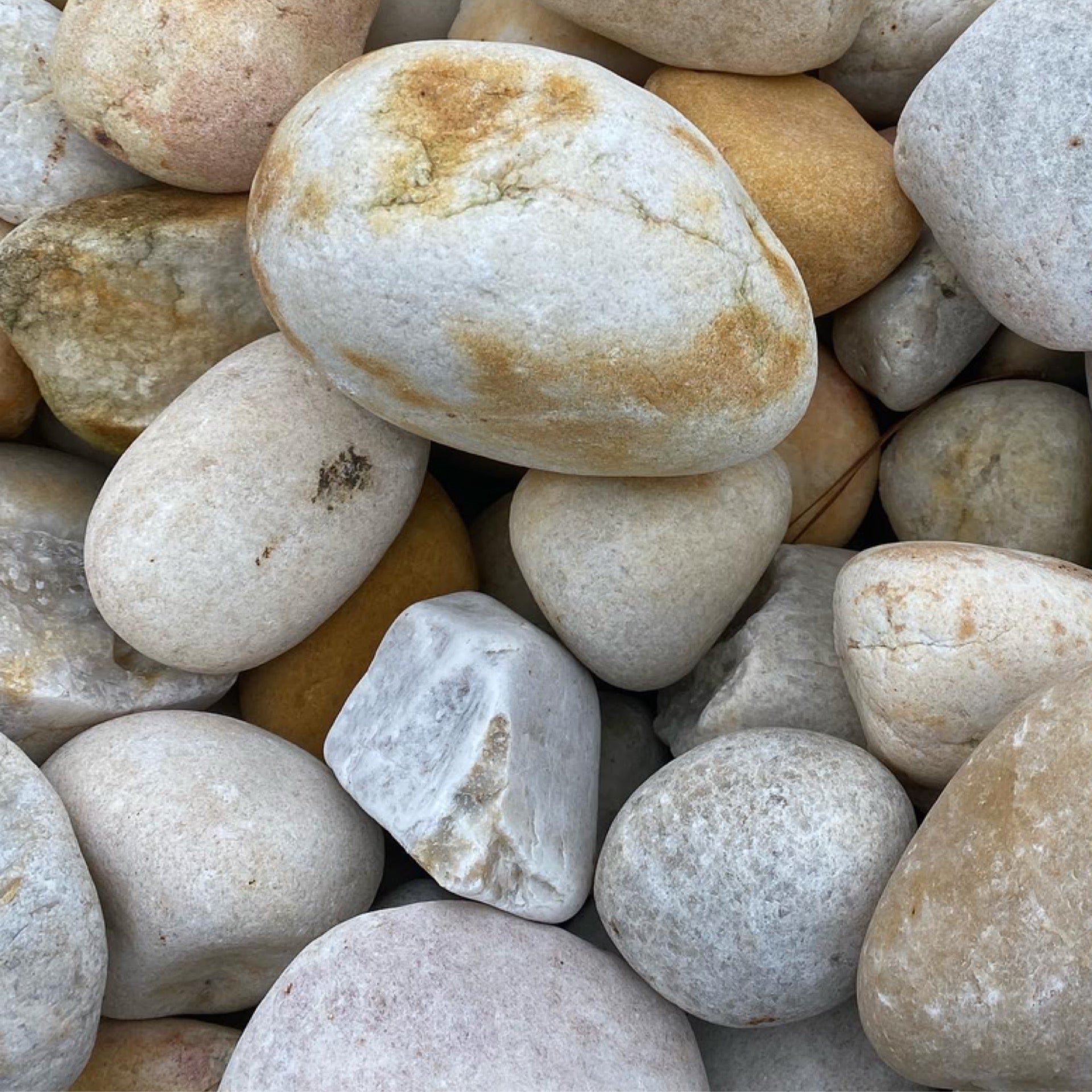 Tennessee White 2” - 5” River Rock Mix | Alex Pinestraw & Mulch, LLC