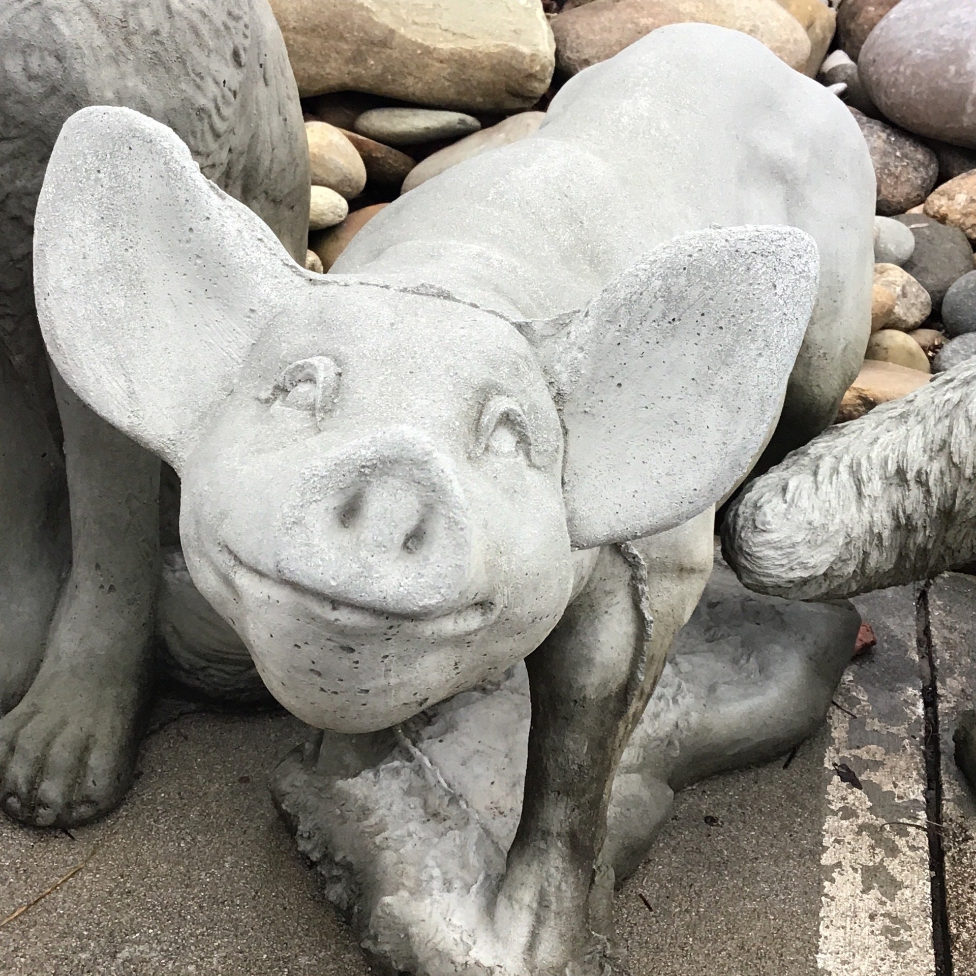 Wilbur The Pig statue | Alex Pinestraw & Mulch, LLC