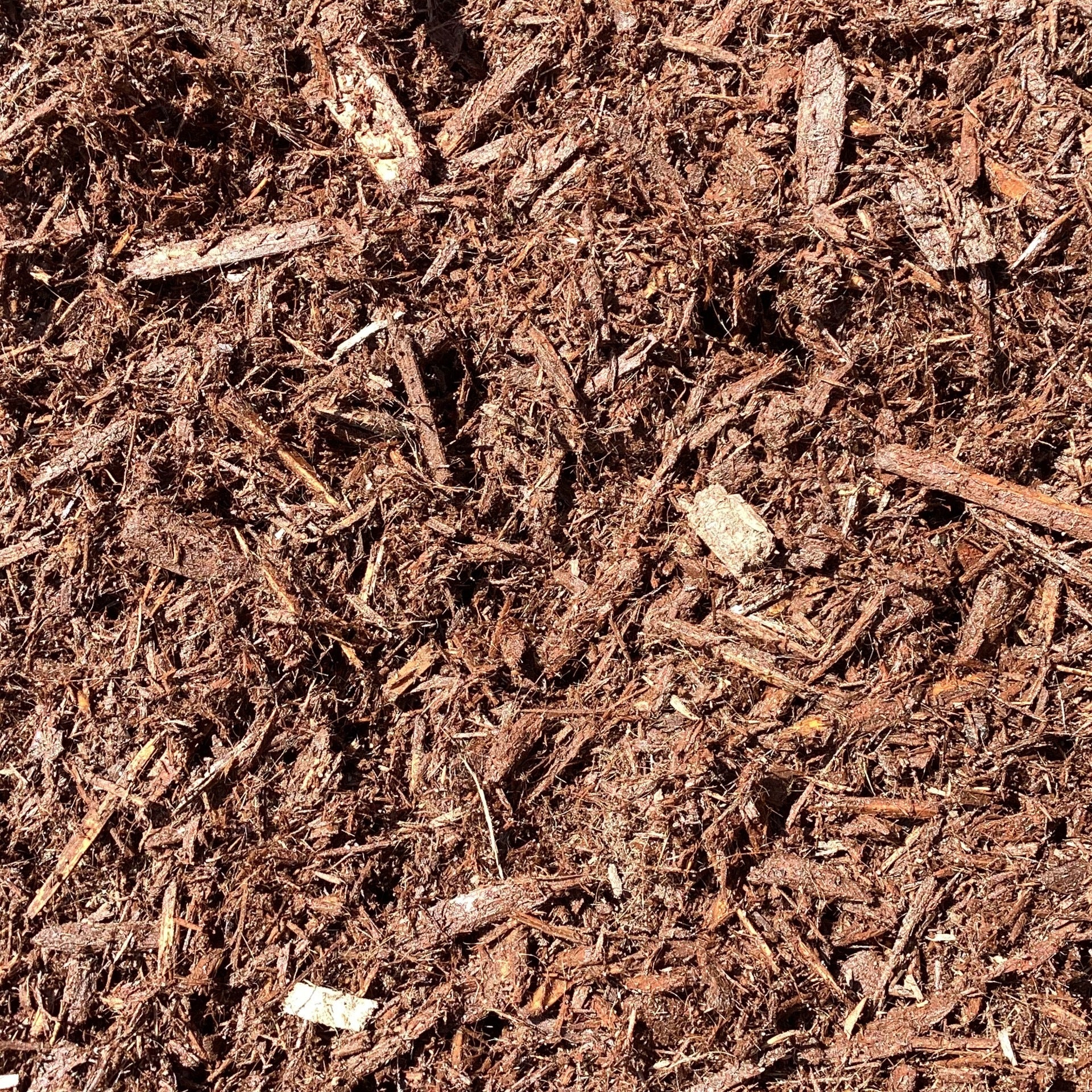 Organic Mulch for Lush Landscapes | Alex Pinestraw & Mulch, LLC