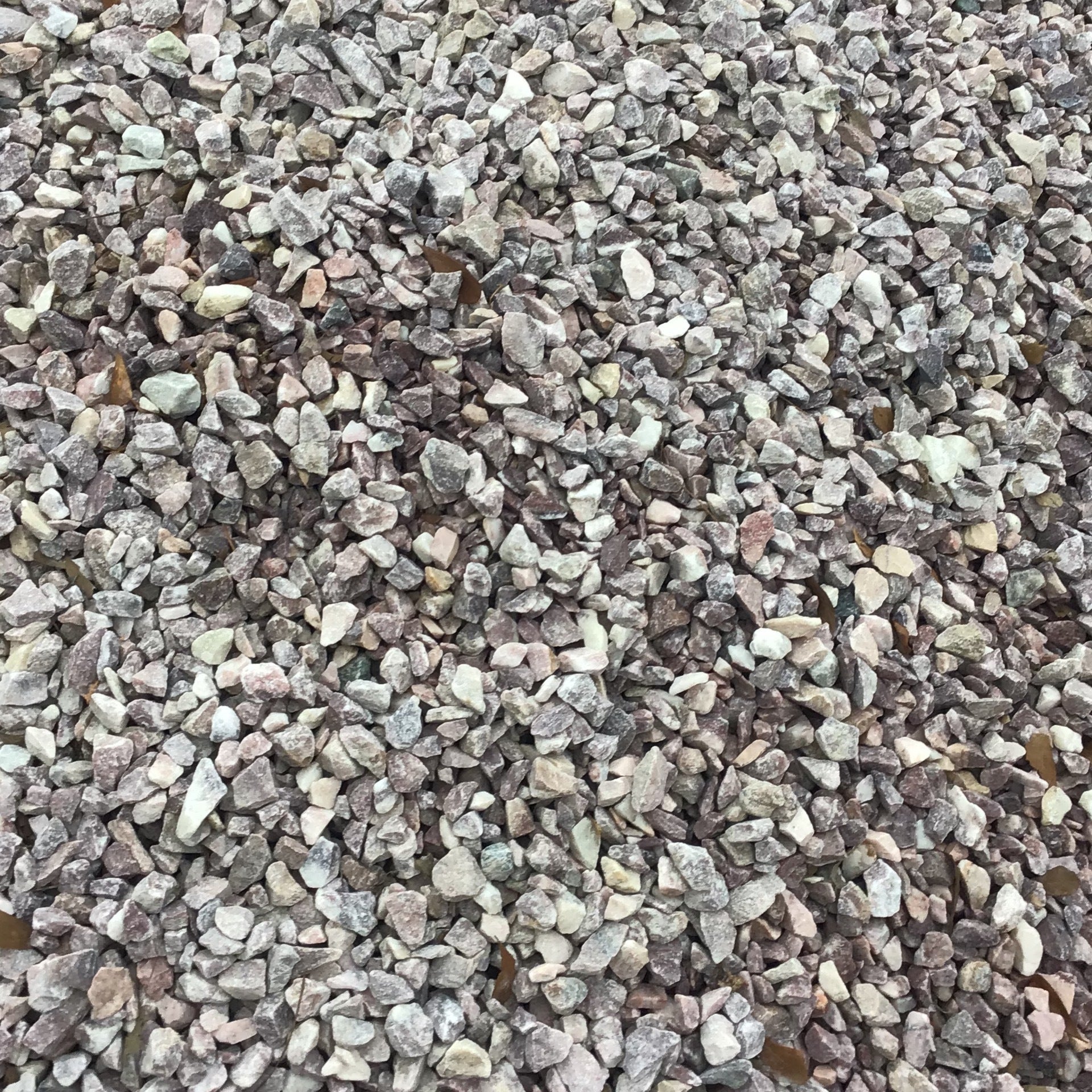 Pink Marble Chip Mix Pallets | Alex Pinestraw & Mulch, LLC